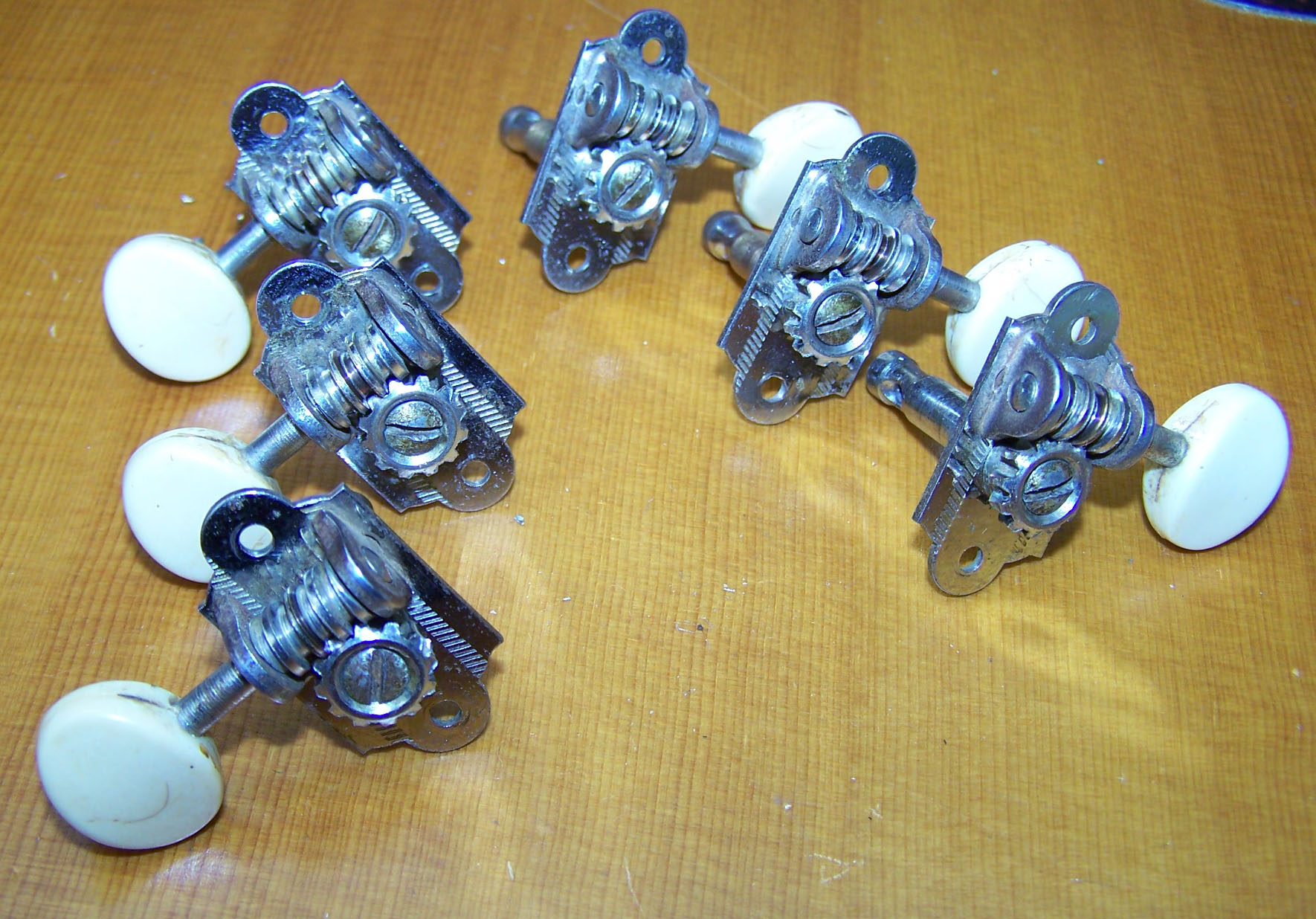 Steven Kovacik-Luthier"