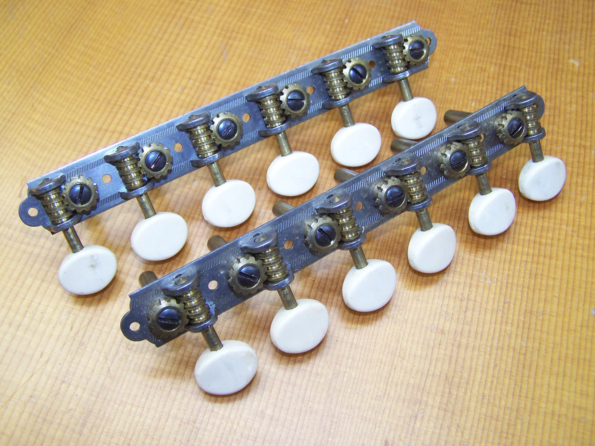 Steven Kovacik-Luthier"